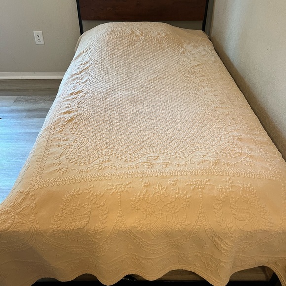 historic charleston foundation | Bedding | Twin Size Coverlet | Poshmark